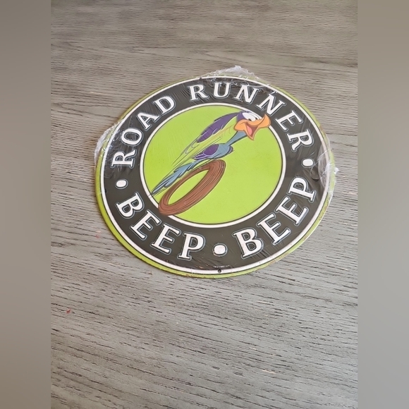 Open Road Brands | Wall Decor | Looney Tunes Road Runner Beep Beep ...